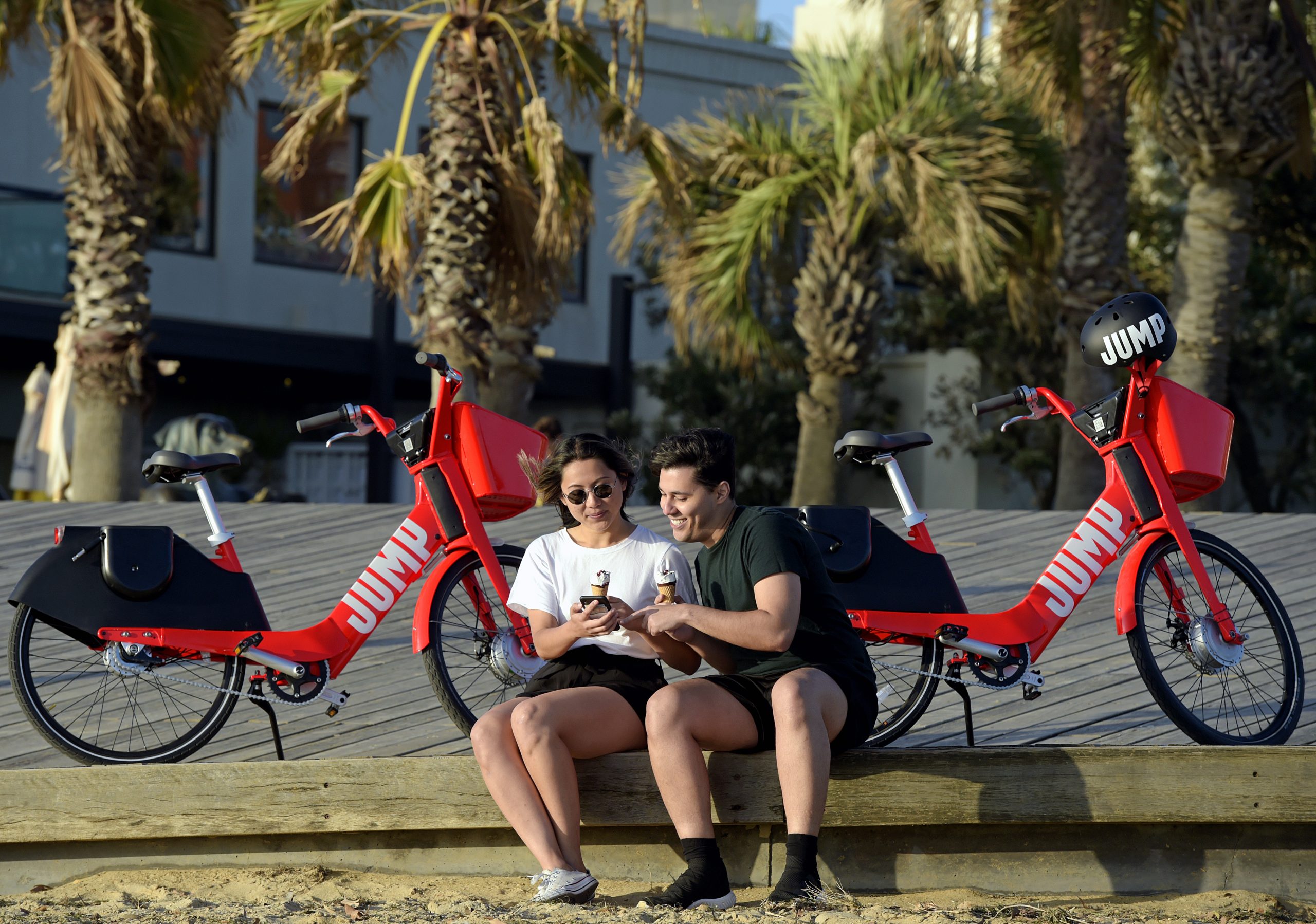 Melbourne set to JUMP on electronic bikes | Uber Newsroom