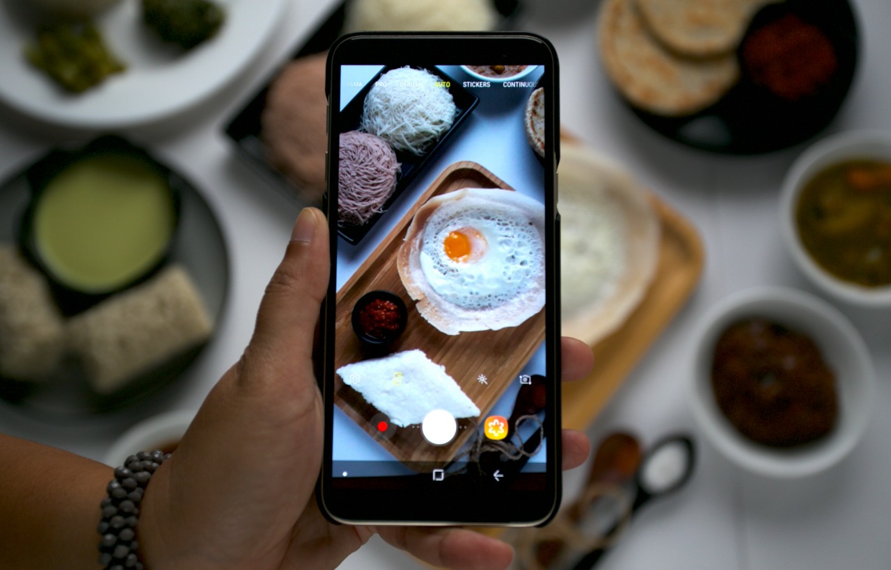 Order from your favourite Uber Eats restaurant partner through Instagram | Uber Newsroom